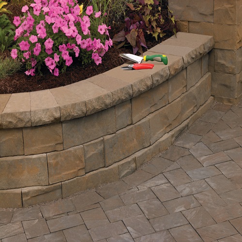 Brisa Retaining Wall - Sonnenberg Landscaping