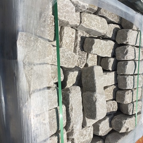 Fon du Lac Tumbled Edging - Sonnenberg Landscaping